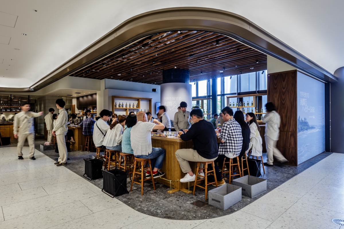 世界を旅する海薫るハイボールBAR | CASE-STUDY | HILLS MEDIA & SPACE